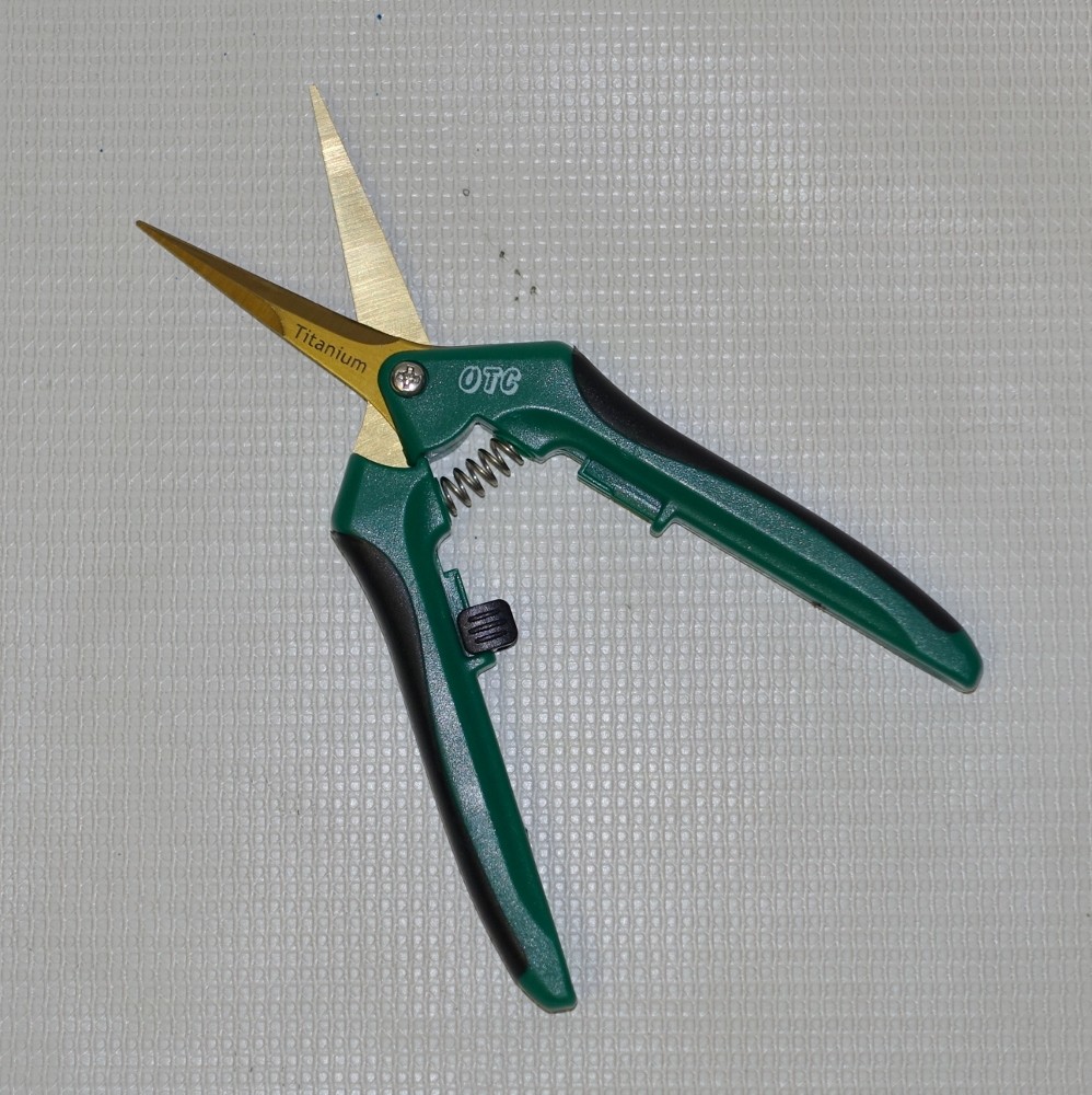 OTC | SMALL SHEAR STRAIGHT Titanium GREEN/BLK Organic Tool